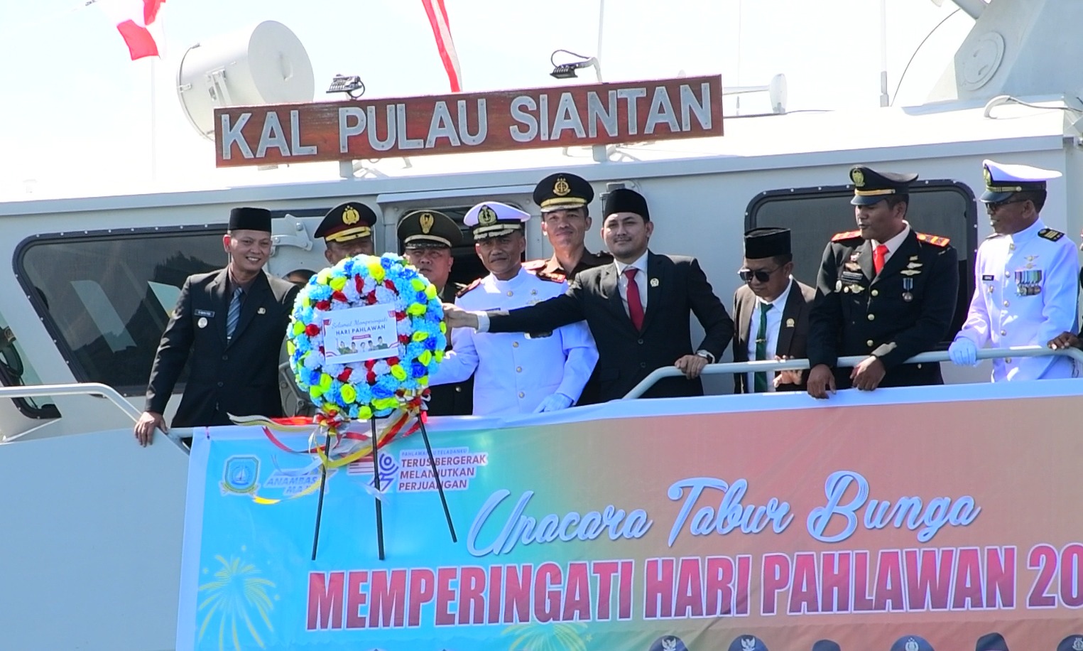 Hari Pahlawan 2025, Forkopimda Anambas Tabur Bunga untuk Mengenang Jasa ...